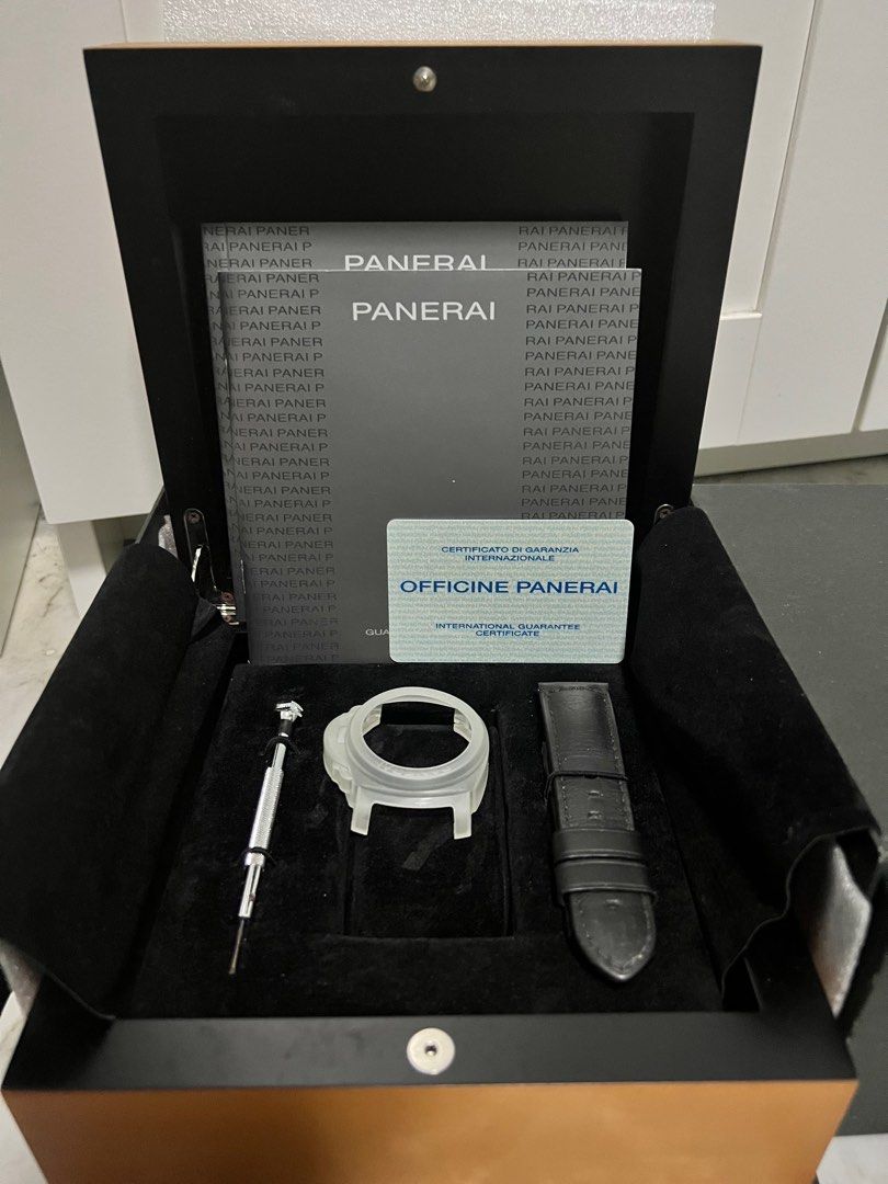 Panerai Luminor PAM 000, Luxury, Watches on Carousell