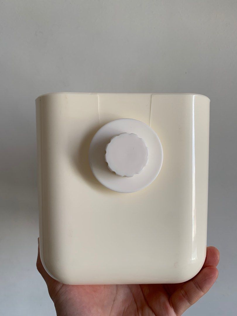 Rabbit bunny hay and pellet feeder/bowl, Pet Supplies, Homes & Other ...