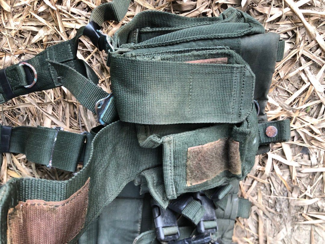 Rare Vintage Bomb Vest Us army, Men's Fashion, Bags, Belt bags ...