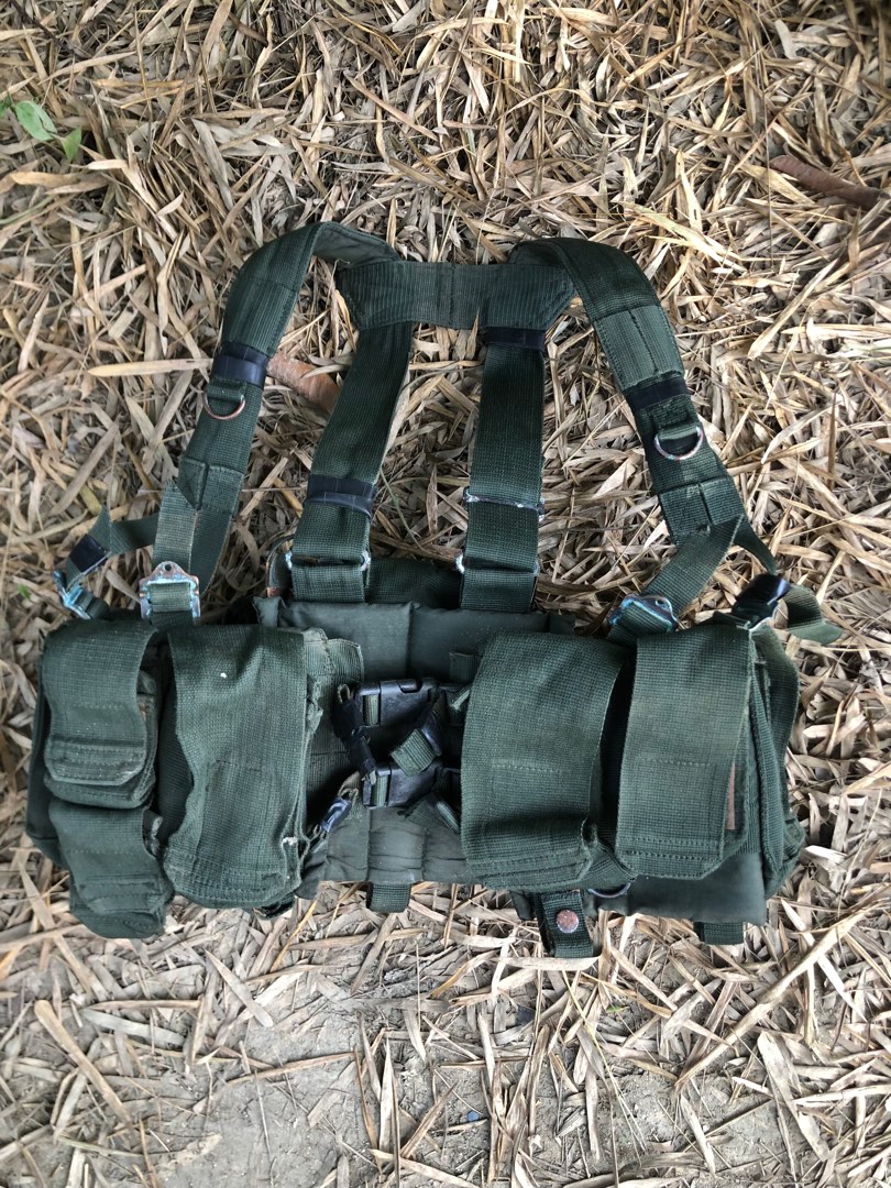 Rare Vintage Bomb Vest Us army, Men's Fashion, Bags, Belt bags ...