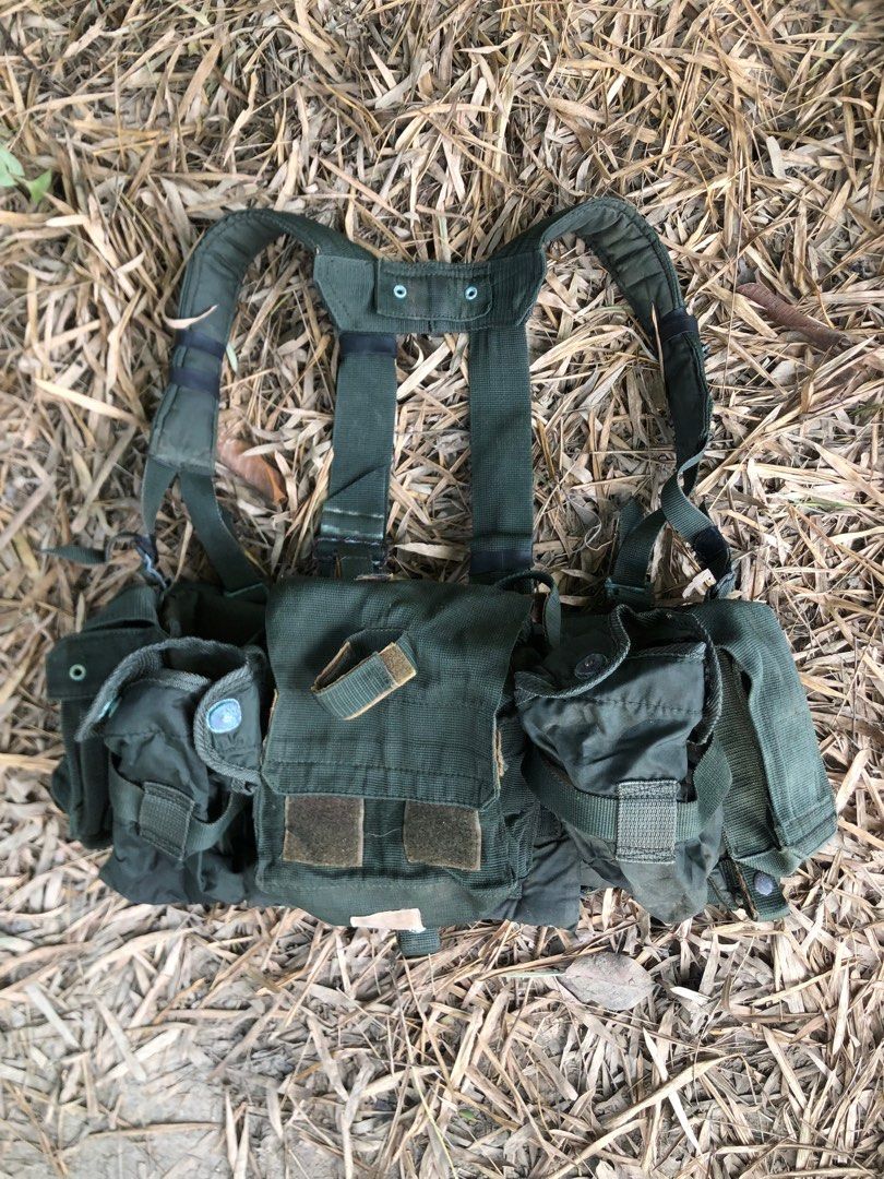 Rare Vintage Bomb Vest Us army, Men's Fashion, Bags, Belt bags ...