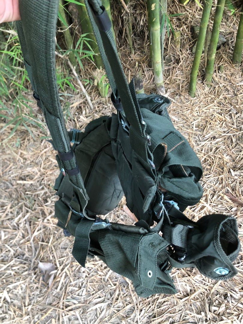 Rare Vintage Bomb Vest Us army, Men's Fashion, Bags, Belt bags ...