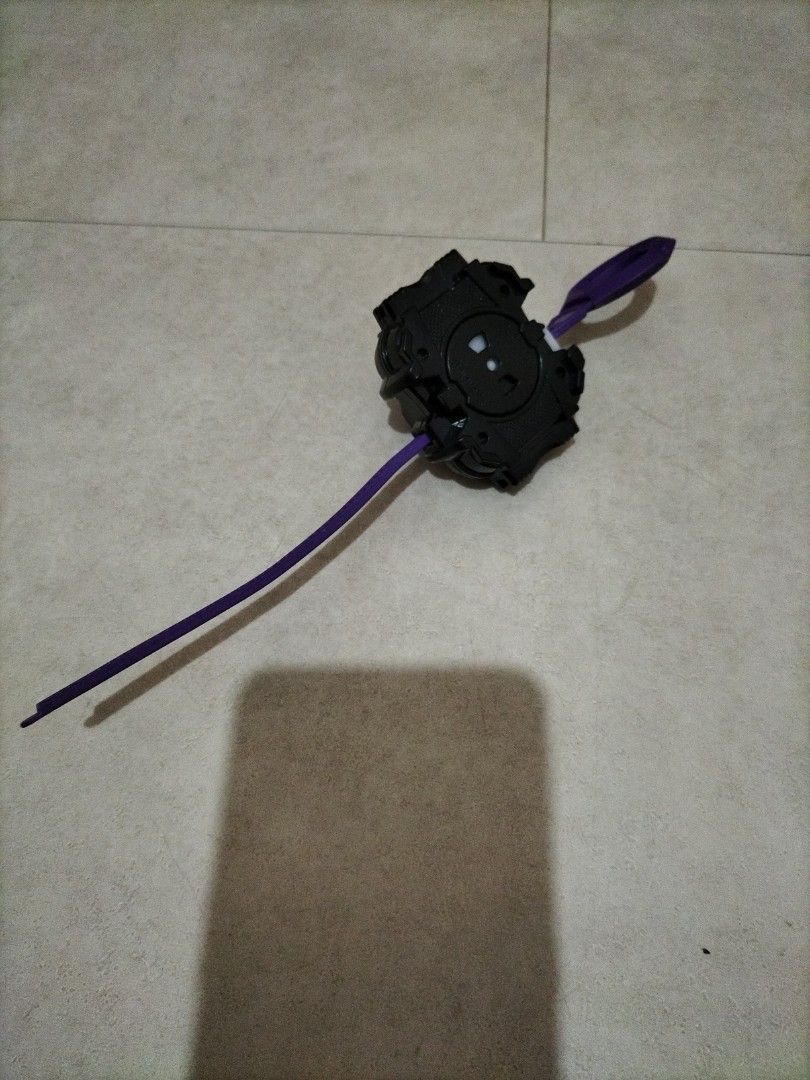 Ripcord beyblade launcher (Only works on left spinning beyblade ...