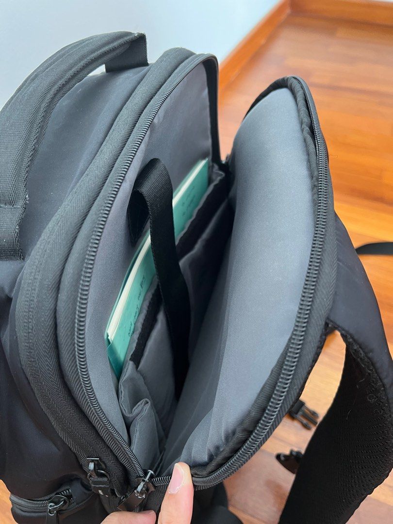 Samsonite Backpack with many compartments and expandable, Men's Fashion ...