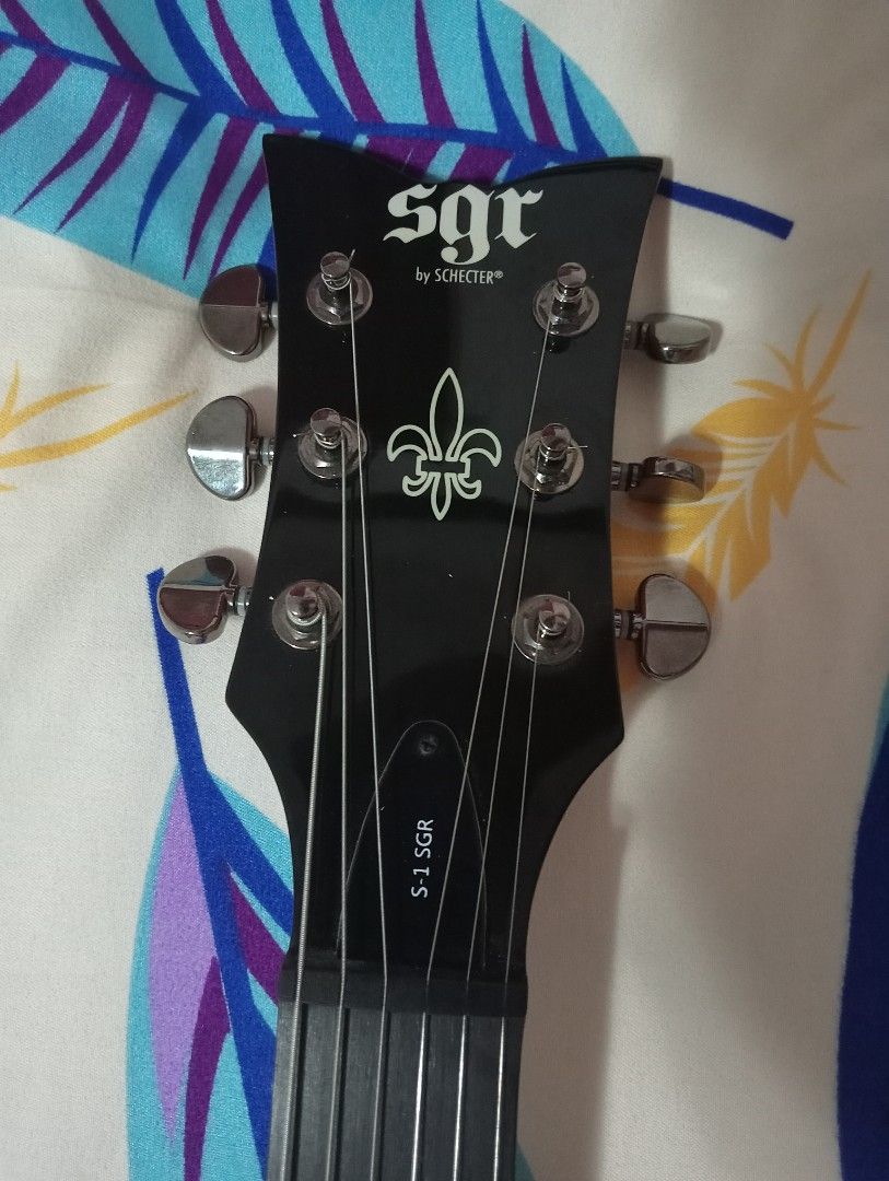 Schecter SGR S1 like new, Hobbies & Toys, Music & Media, Musical Instruments on Carousell