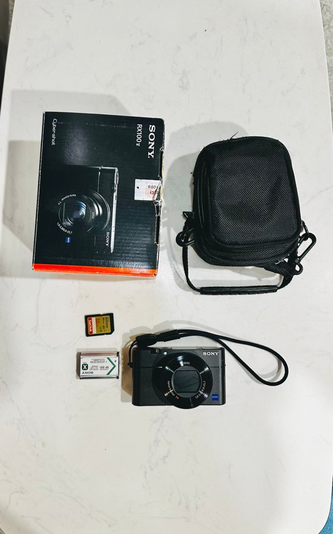 Sony DSC RX100 M5, Photography, Cameras on Carousell