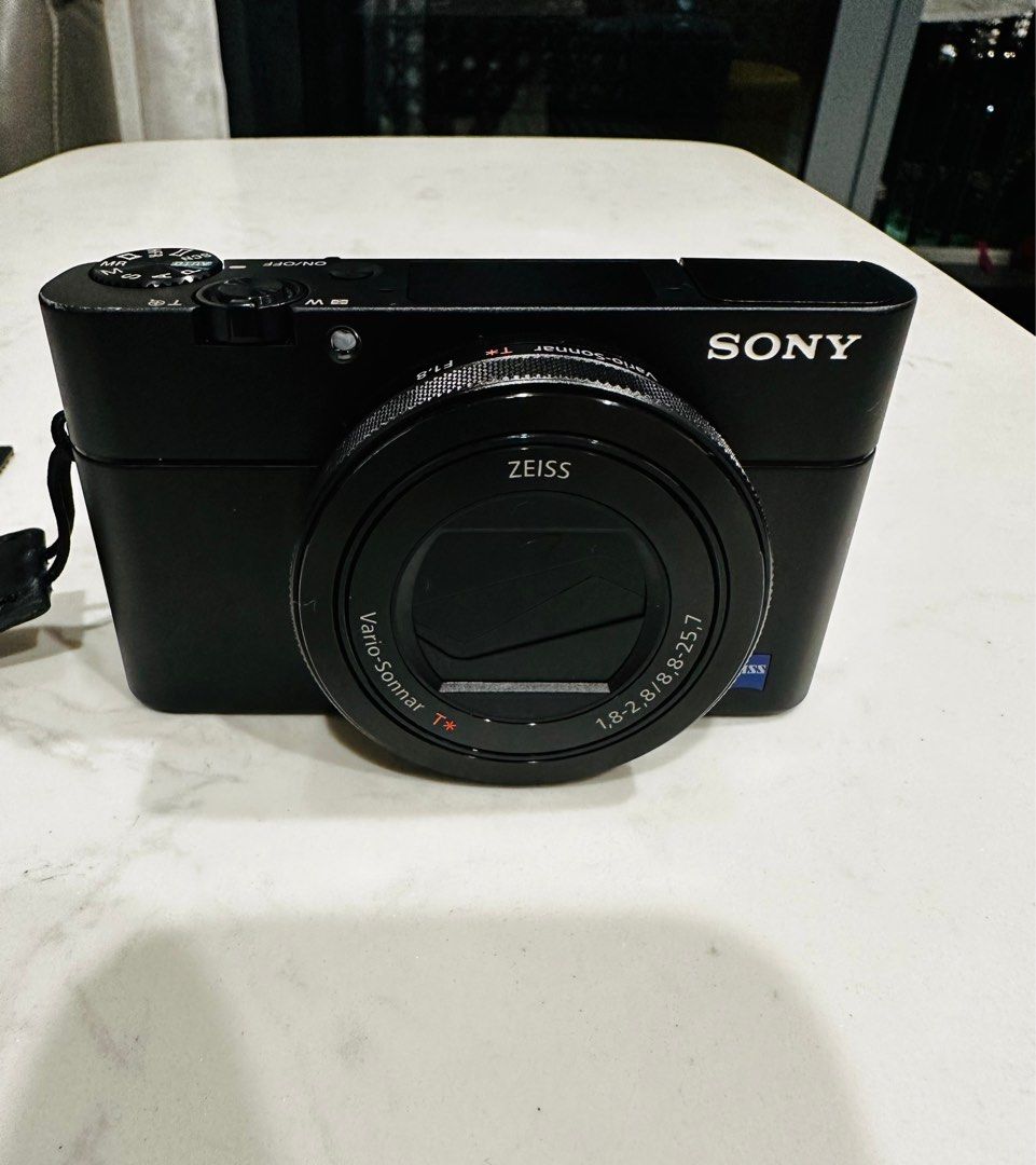 Sony DSC RX100 M5, Photography, Cameras on Carousell