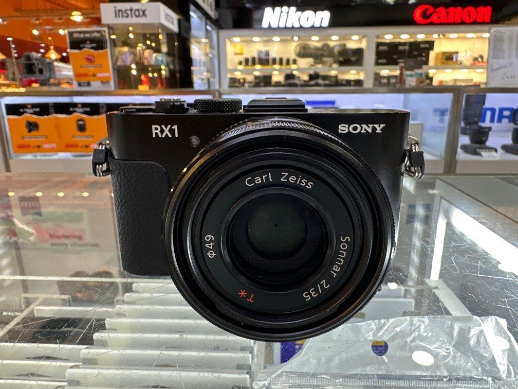 Sony RX1 Full Frame Compact Camera, Photography, Cameras on Carousell