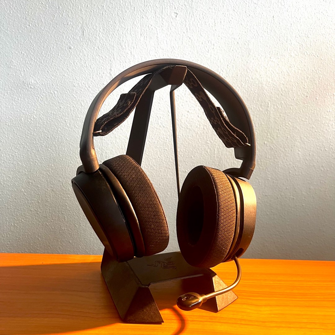 SteelSeries Arctis 5 RGB Gaming Headphones Headset with Crystal Clear ...