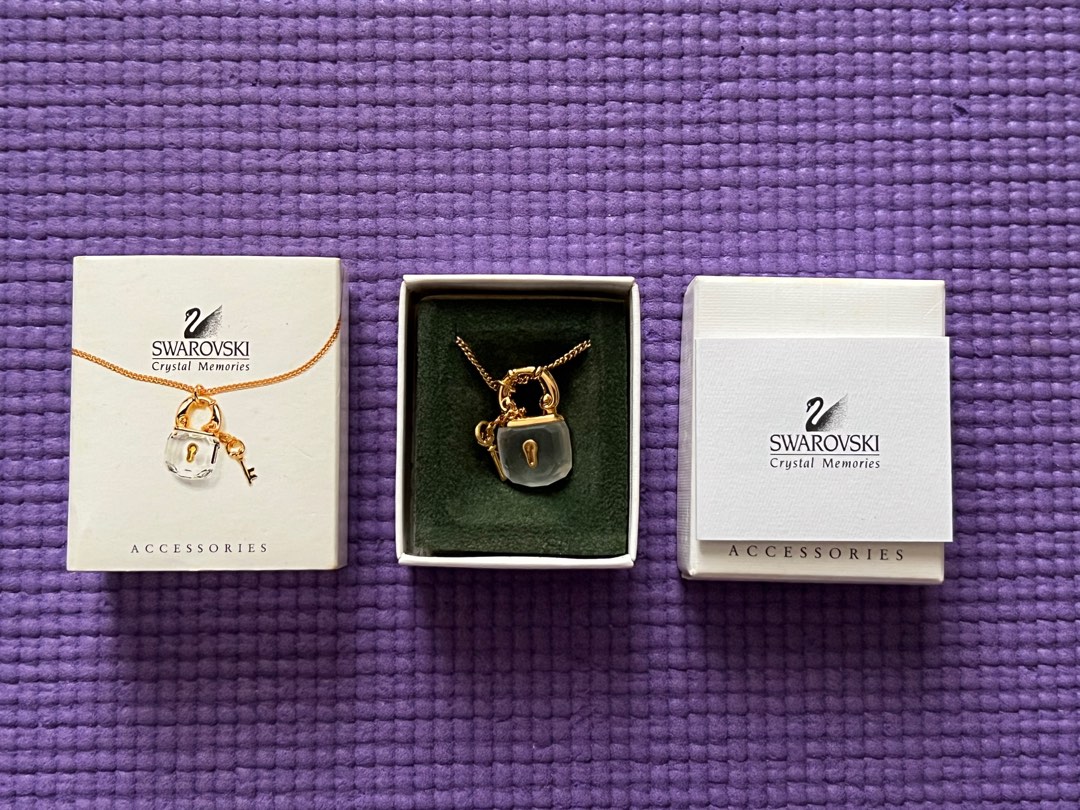 Swarovski Lock and Key Pendent - Crystal Memories, 女裝, 飾物及配件, 頸鍊 ...