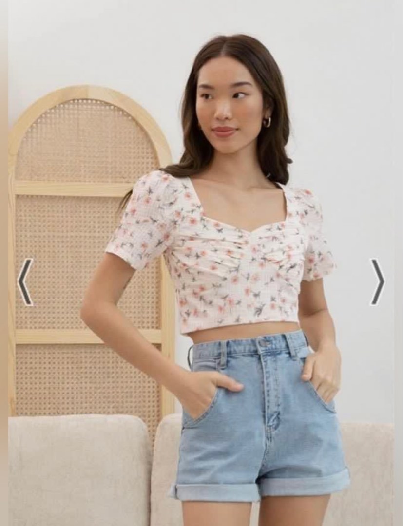 TWL BIANCA FLORA TOP CORAL, Women's Fashion, Tops, Blouses on Carousell