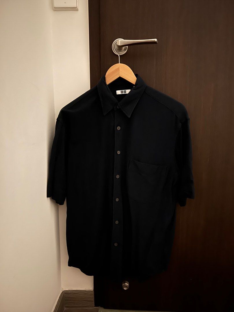 Uniqlo U Shirt, Men's Fashion, Tops & Sets, Formal Shirts on Carousell