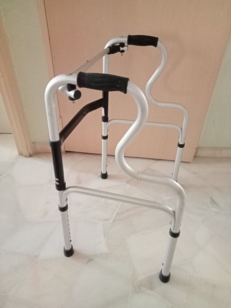 Walking Frame/ pls read description, Health & Nutrition, Assistive ...