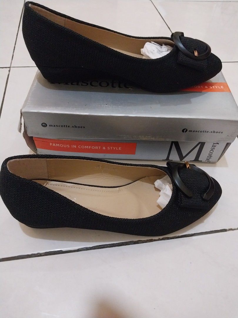 Wedges Mascotte shoes black, Fesyen Wanita, Sepatu di Carousell