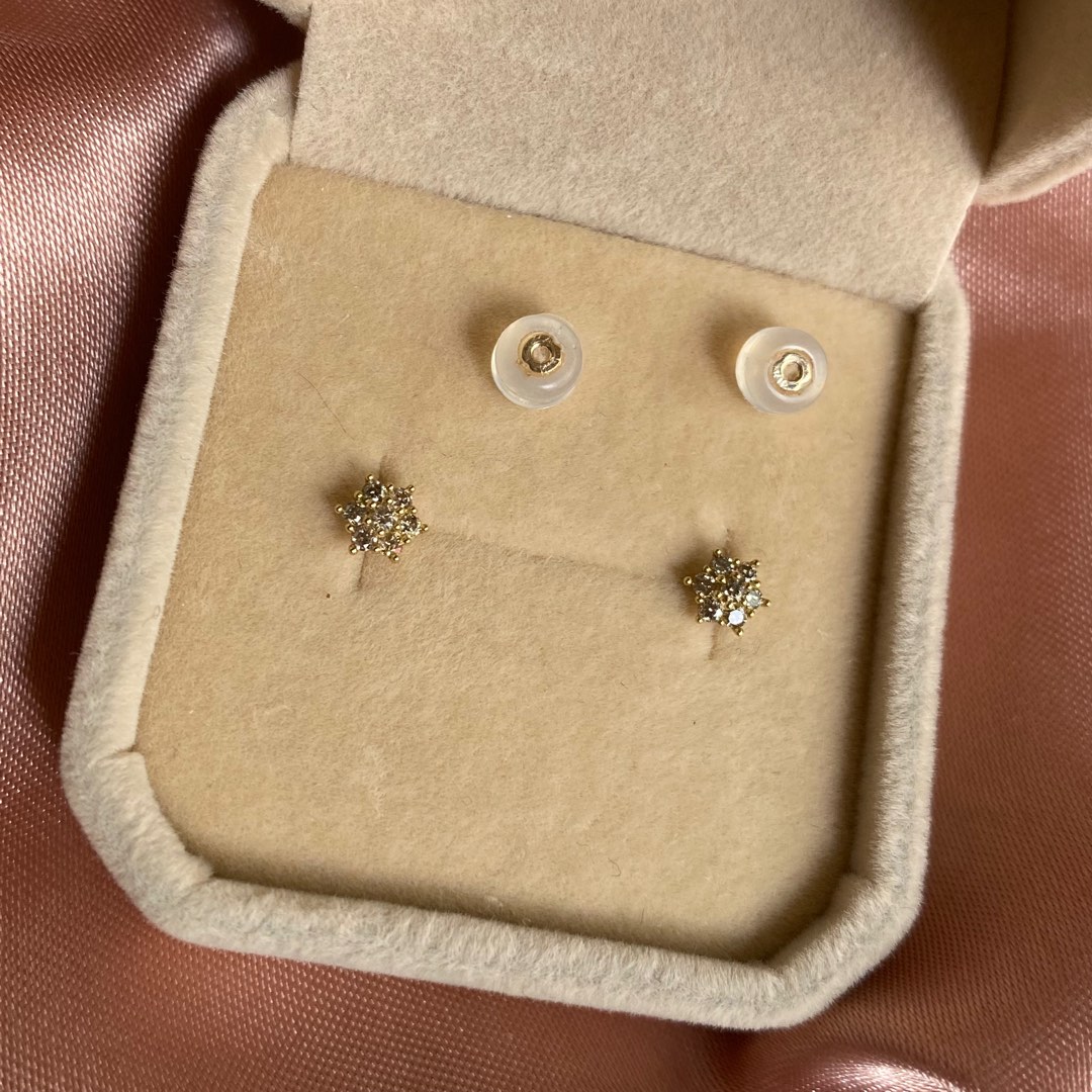 18k YG 7 STONES ROSITAS DIAMOND STUD EARRINGS, Women's Fashion, Jewelry ...