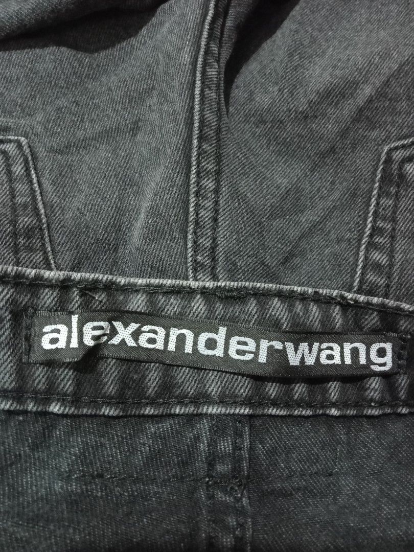 Alexander Wang, Announcements on Carousell