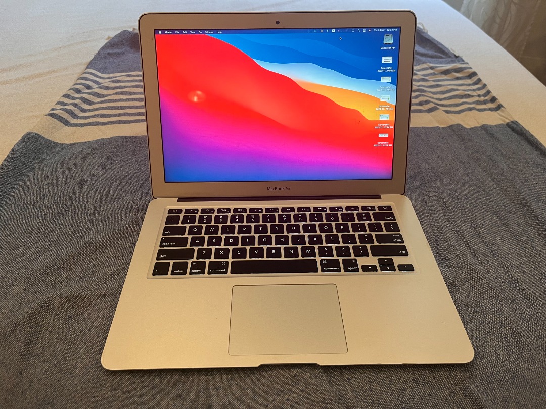 Apple MacBook Air 13.3 inch Laptop 256GB SSD, 8GB i5 (early 2015 ...