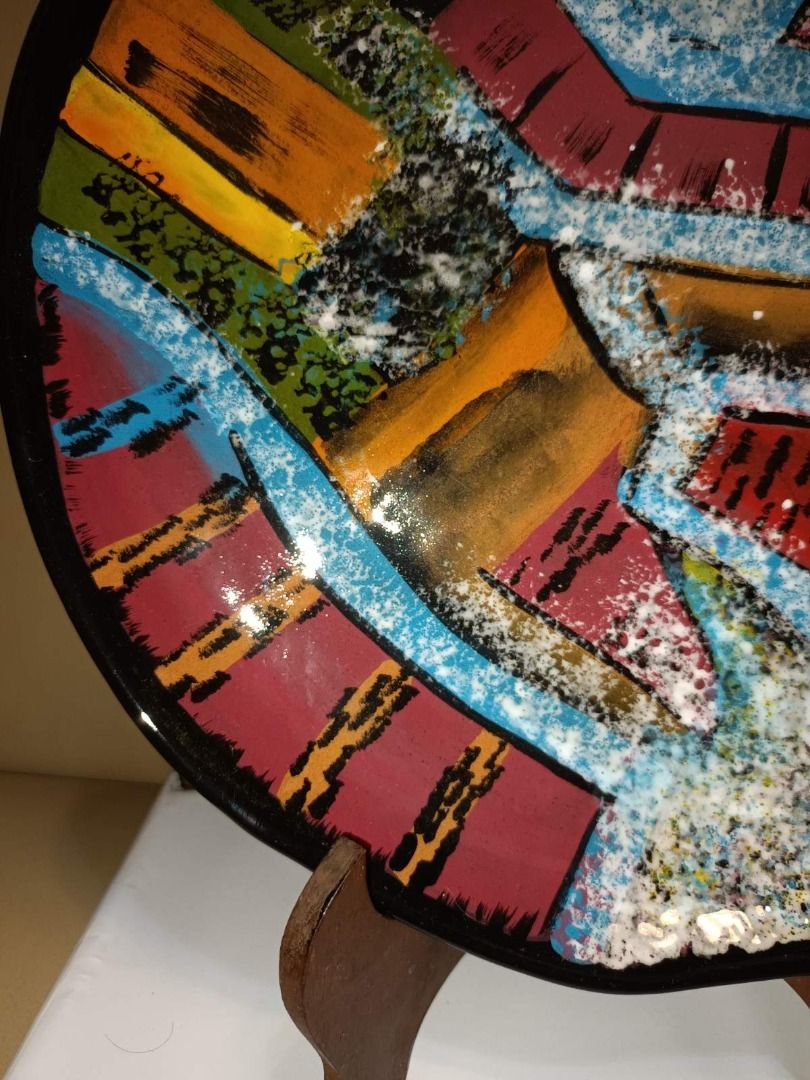 Artistic Ceramic Plate Display with freebie!!!, Furniture & Home Living ...