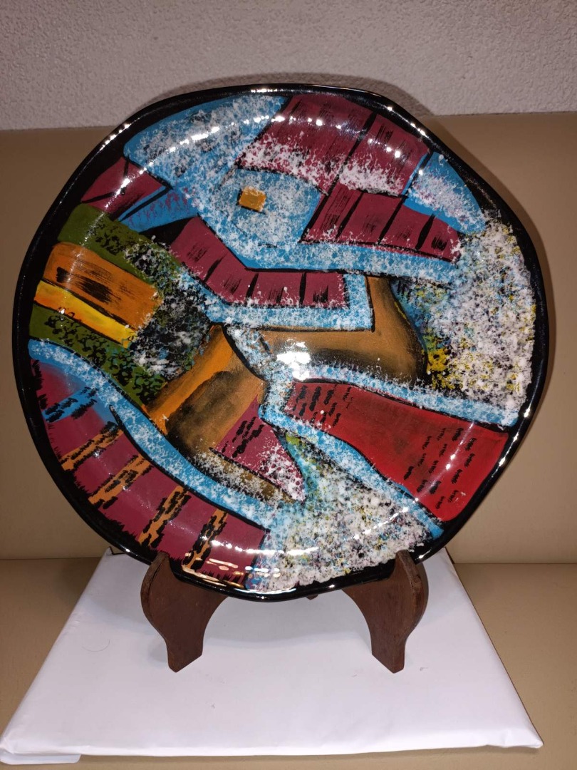Artistic Ceramic Plate Display with freebie!!!, Furniture & Home Living ...