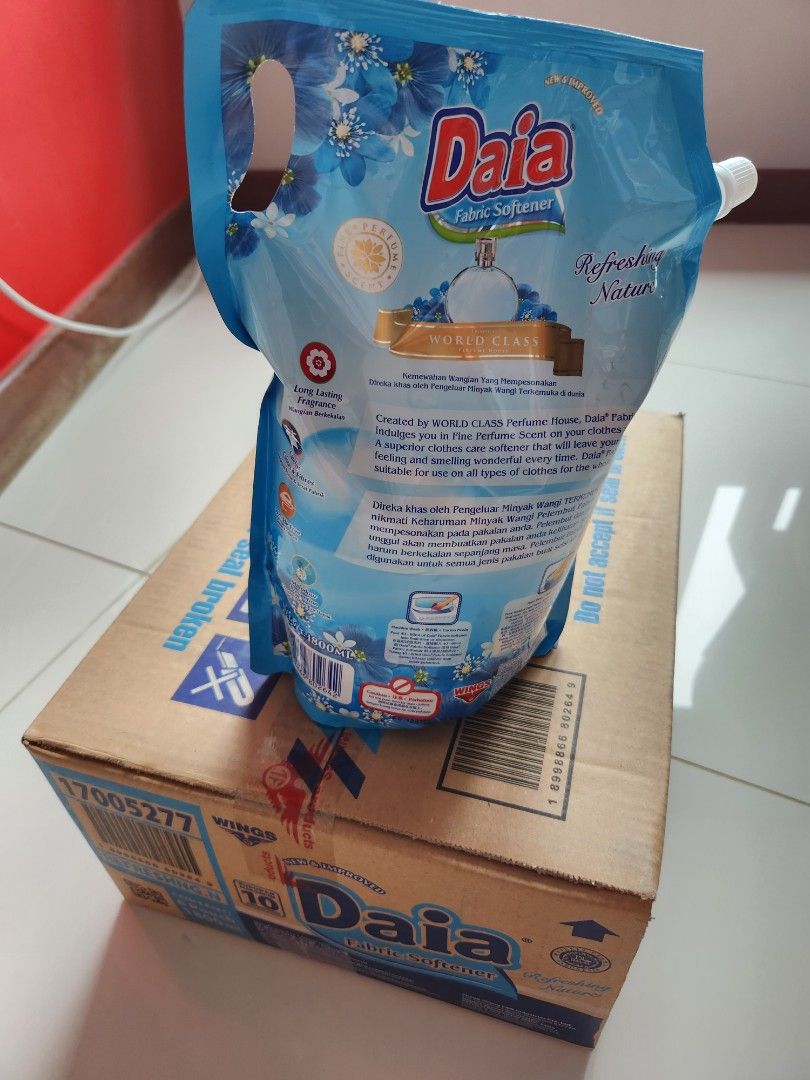 (BNIB) DAIA softener 1800ml x 6 (10.8 litre), Furniture & Home Living, Cleaning & Homecare ...