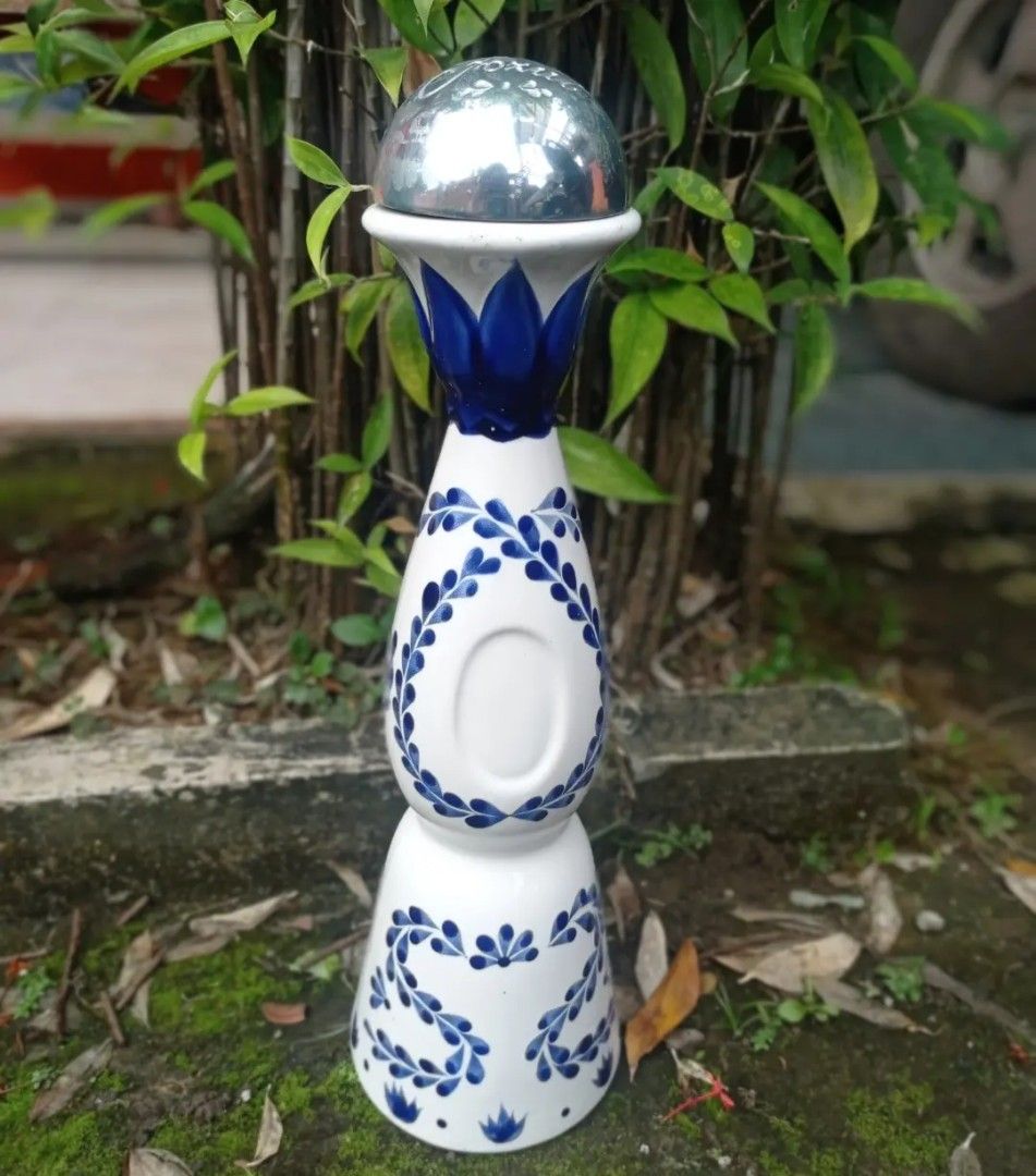 Botol antik, Antik, Pajangan di Carousell