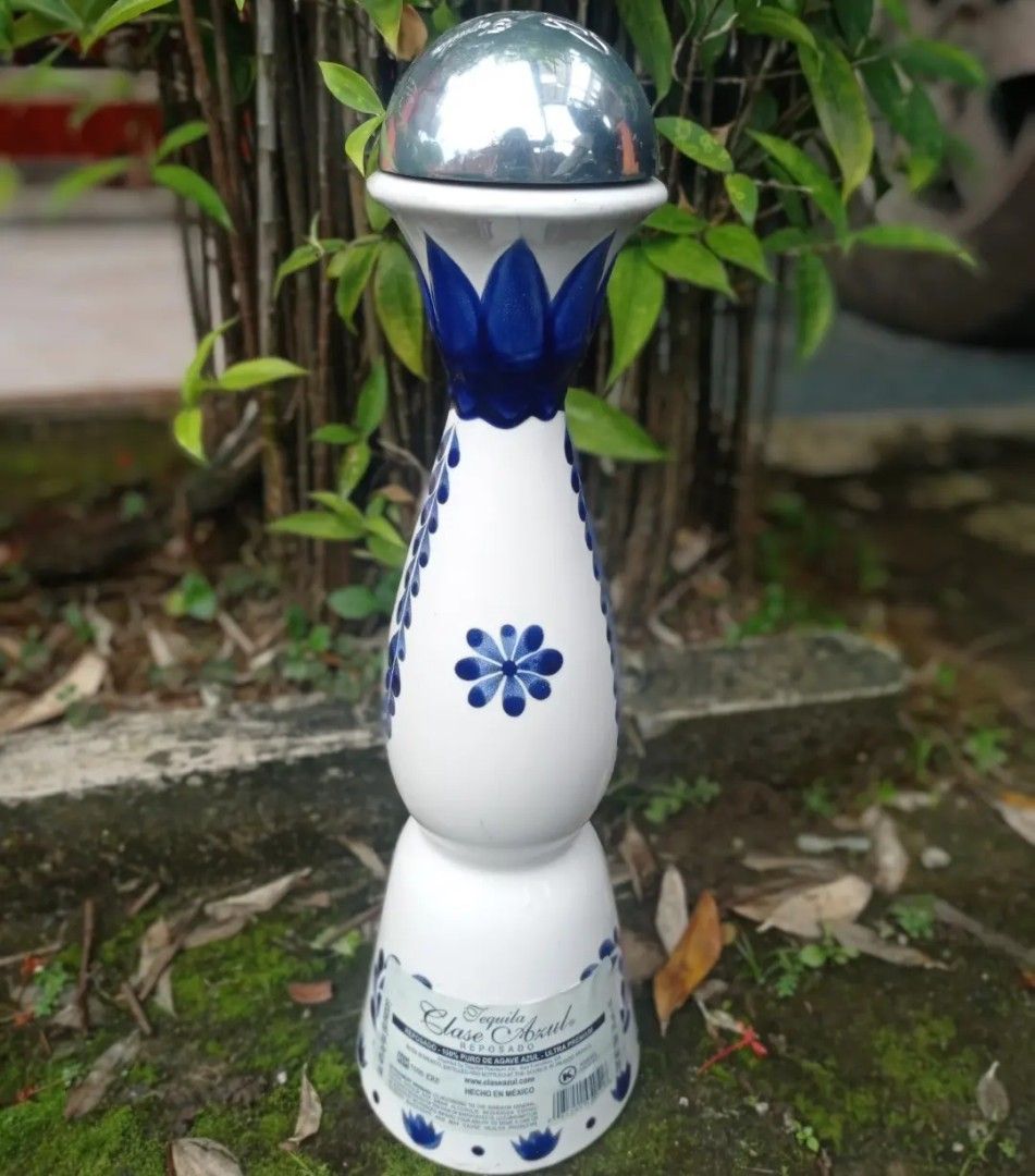 Botol antik, Antik, Pajangan di Carousell