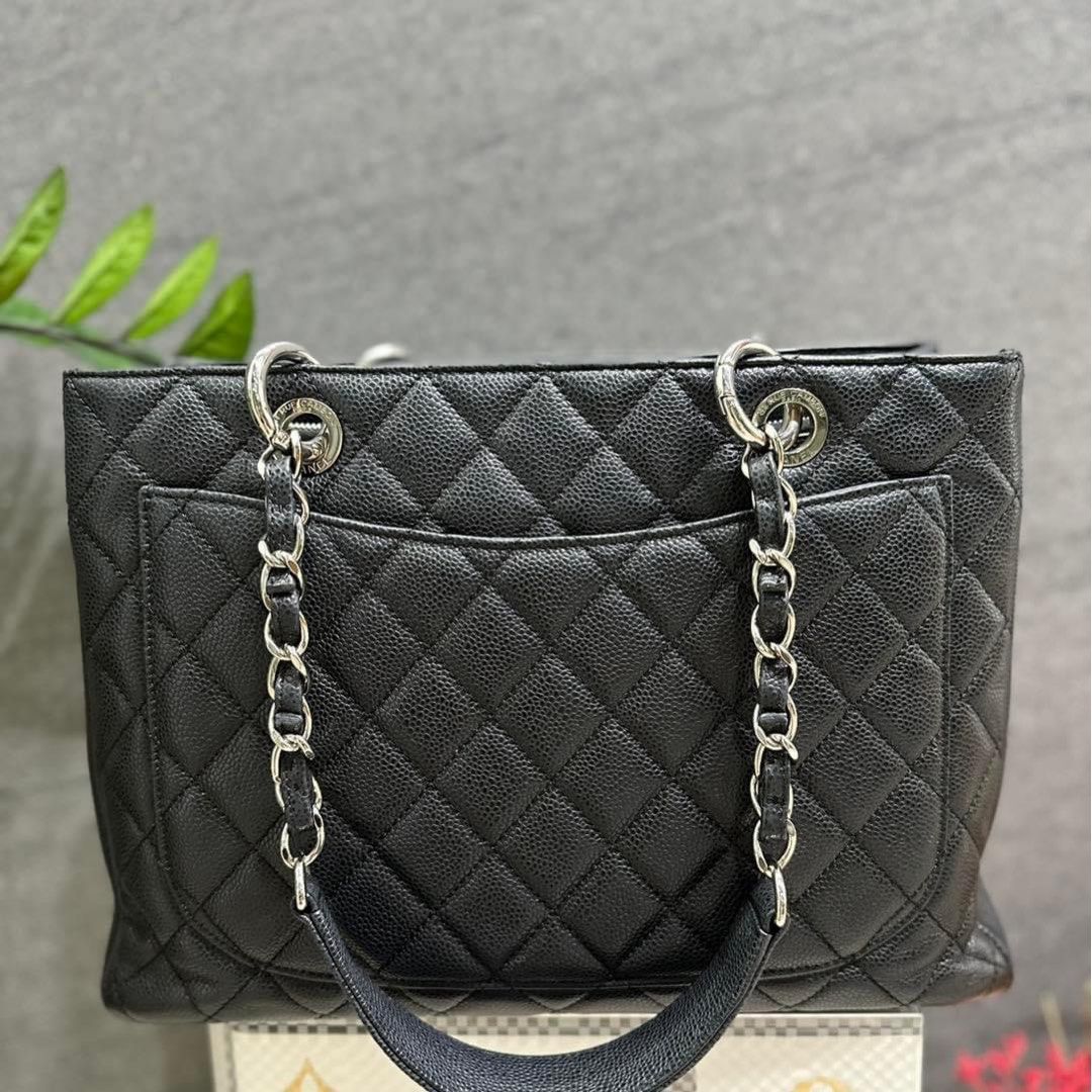 Chanel GST Black Caviar Shw Bag, Luxury, Bags & Wallets on Carousell