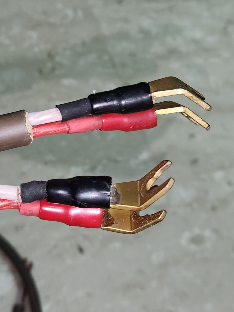 High End Speaker Cables Hitachi 1.8m Pair, Computers & Tech, Parts ...
