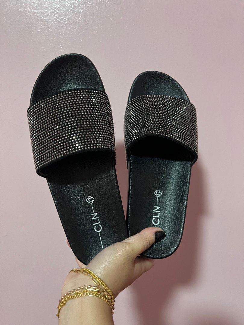 cln wedge black, Women's Fashion, Footwear, Wedges on Carousell