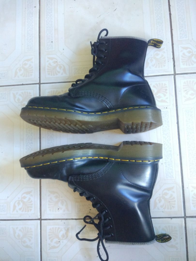 DM 10072 Boot UK5, Men's Fashion, Footwear, Boots on Carousell