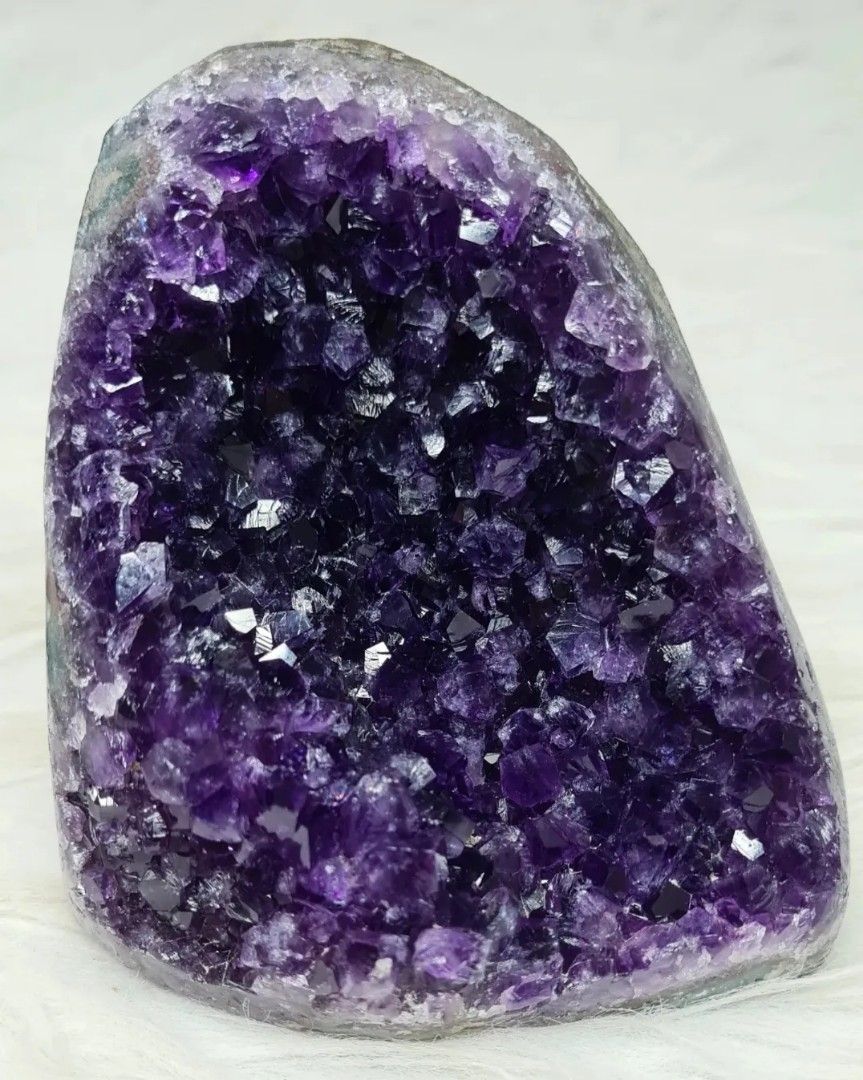 ESP Grade Uruguay Amethyst Geode Display Piece, Women's Fashion ...
