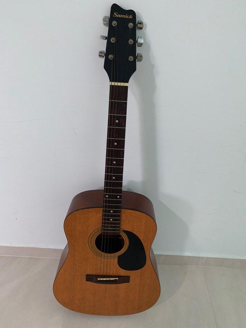 Guitar Samick LW-051, Hobbies & Toys, Music & Media, Musical Instruments on Carousell