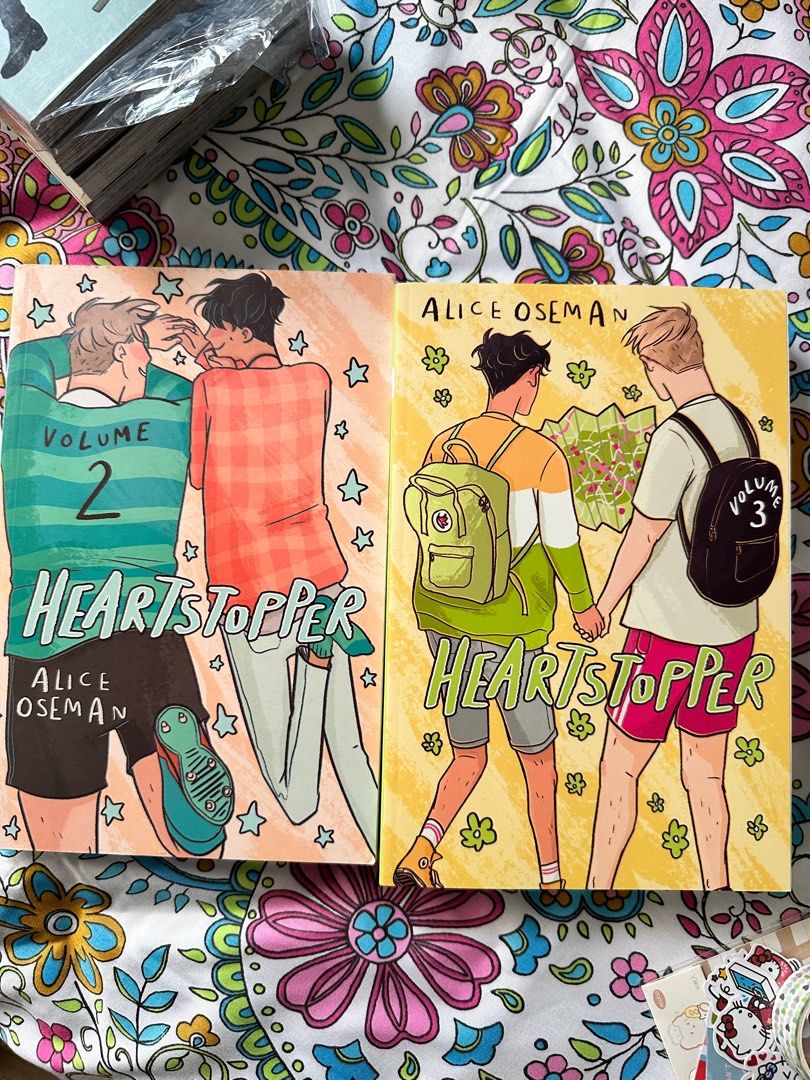 Heartstopper alice olseman vol 2,3 (preloved book), Hobbies & Toys ...