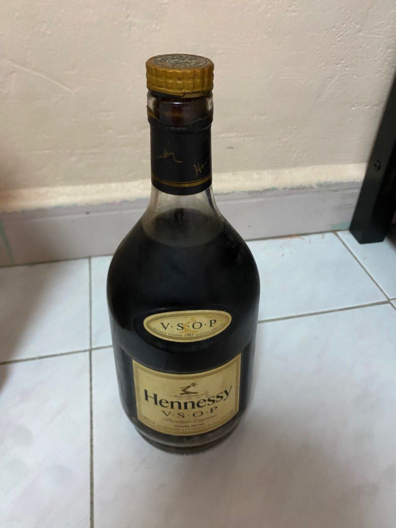 Hennessy VSOP Privilege Cognac l- 1 Liter, Food & Drinks, Alcoholic Beverages on Carousell