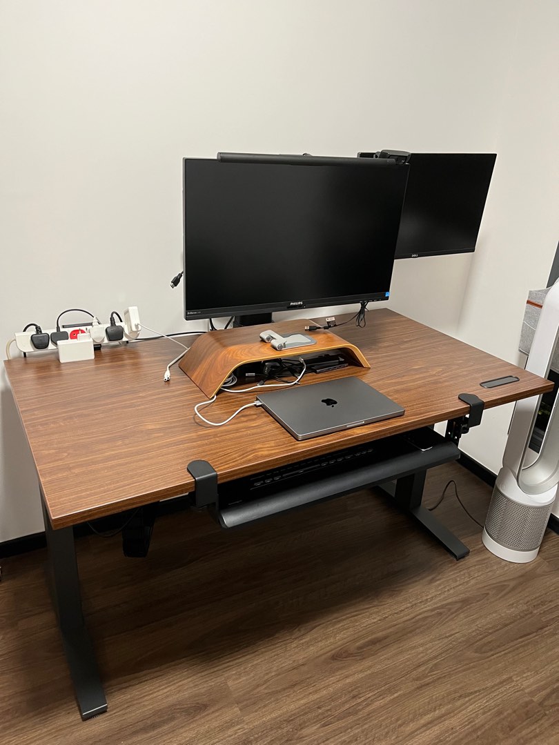 Herman Miller Ratio height adjustable tables. Free monitor arms ...