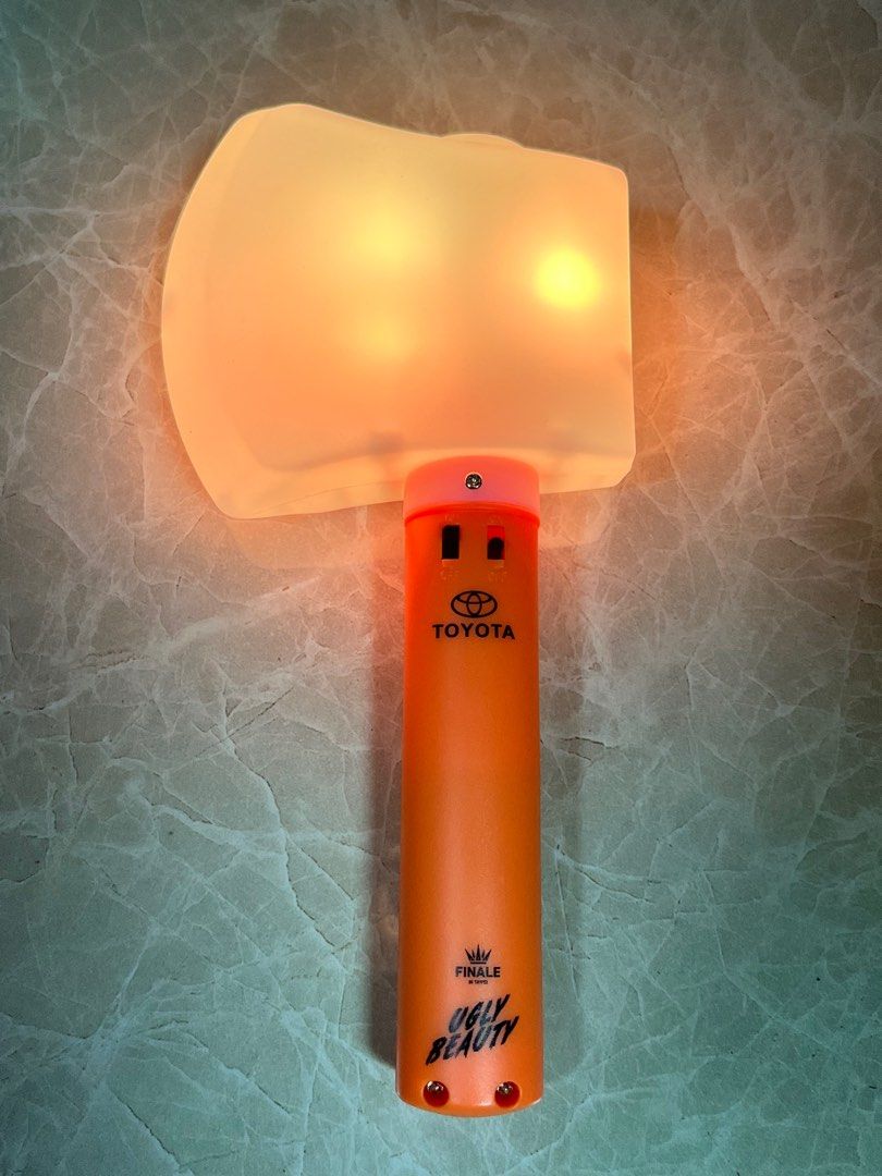 Jolin Ugly Beauty 2023 light stick, Hobbies & Toys, Memorabilia & Collectibles, Fan Merchandise ...