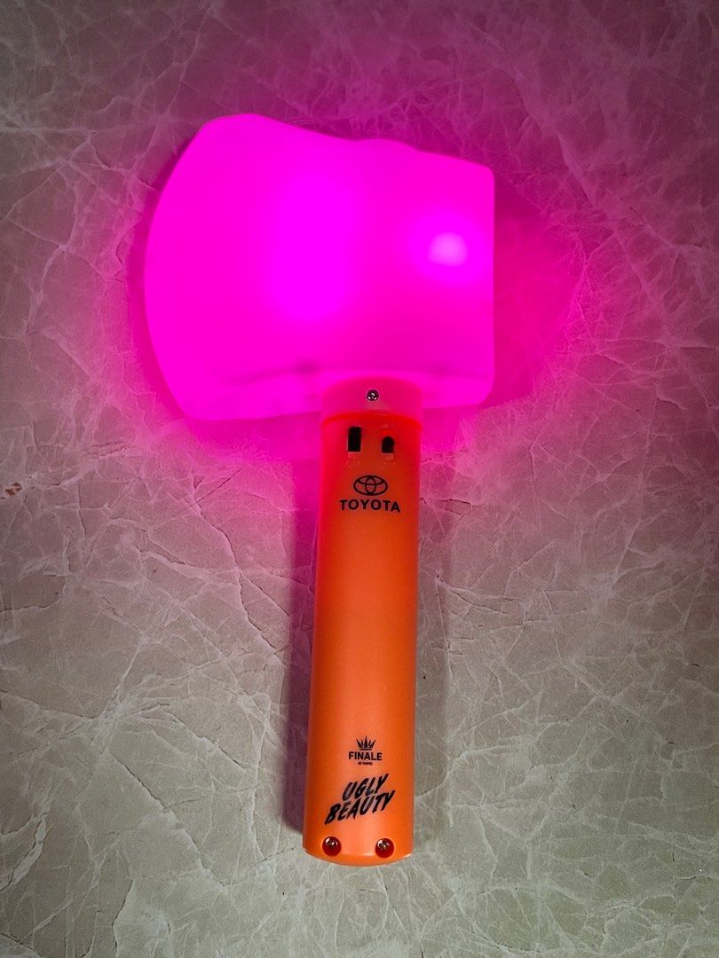 Jolin Ugly Beauty 2023 light stick, Hobbies & Toys, Memorabilia & Collectibles, Fan Merchandise ...