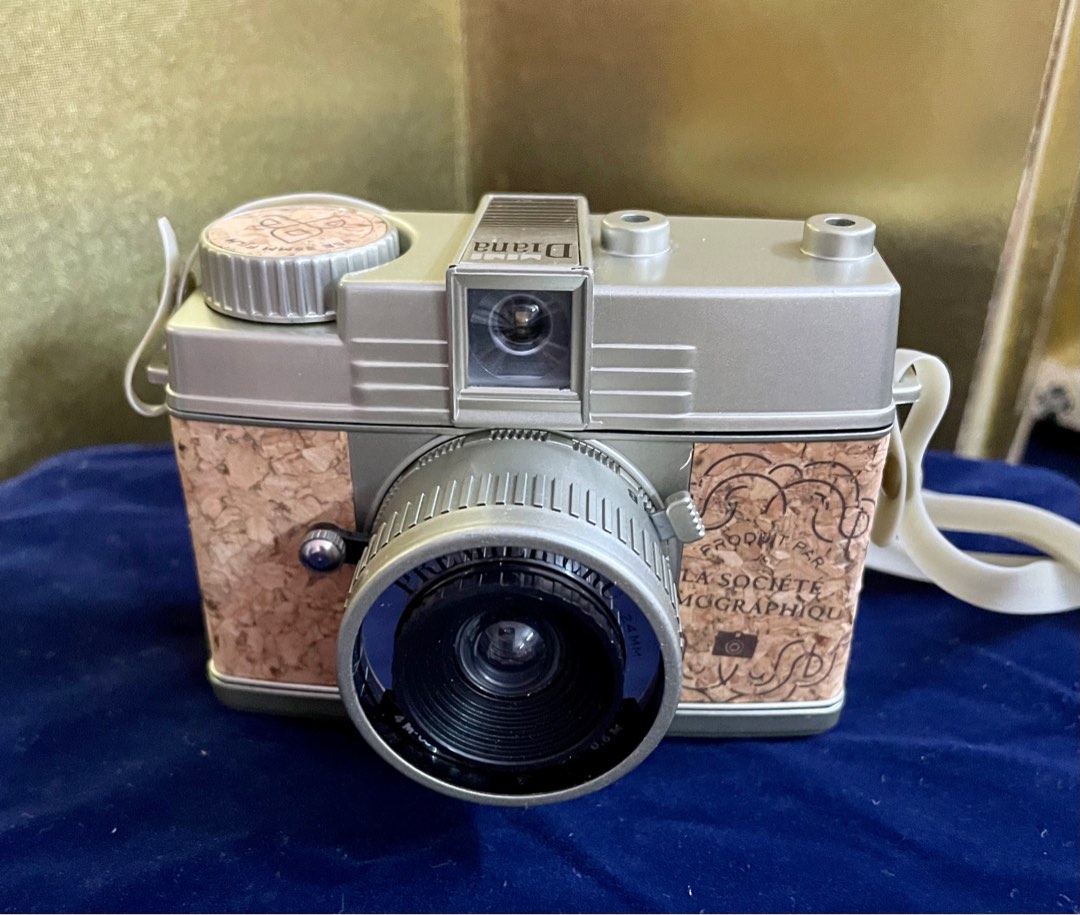 Lomography Diana Mini 35mm Camera with Flash (Premier Cru), Hobbies ...