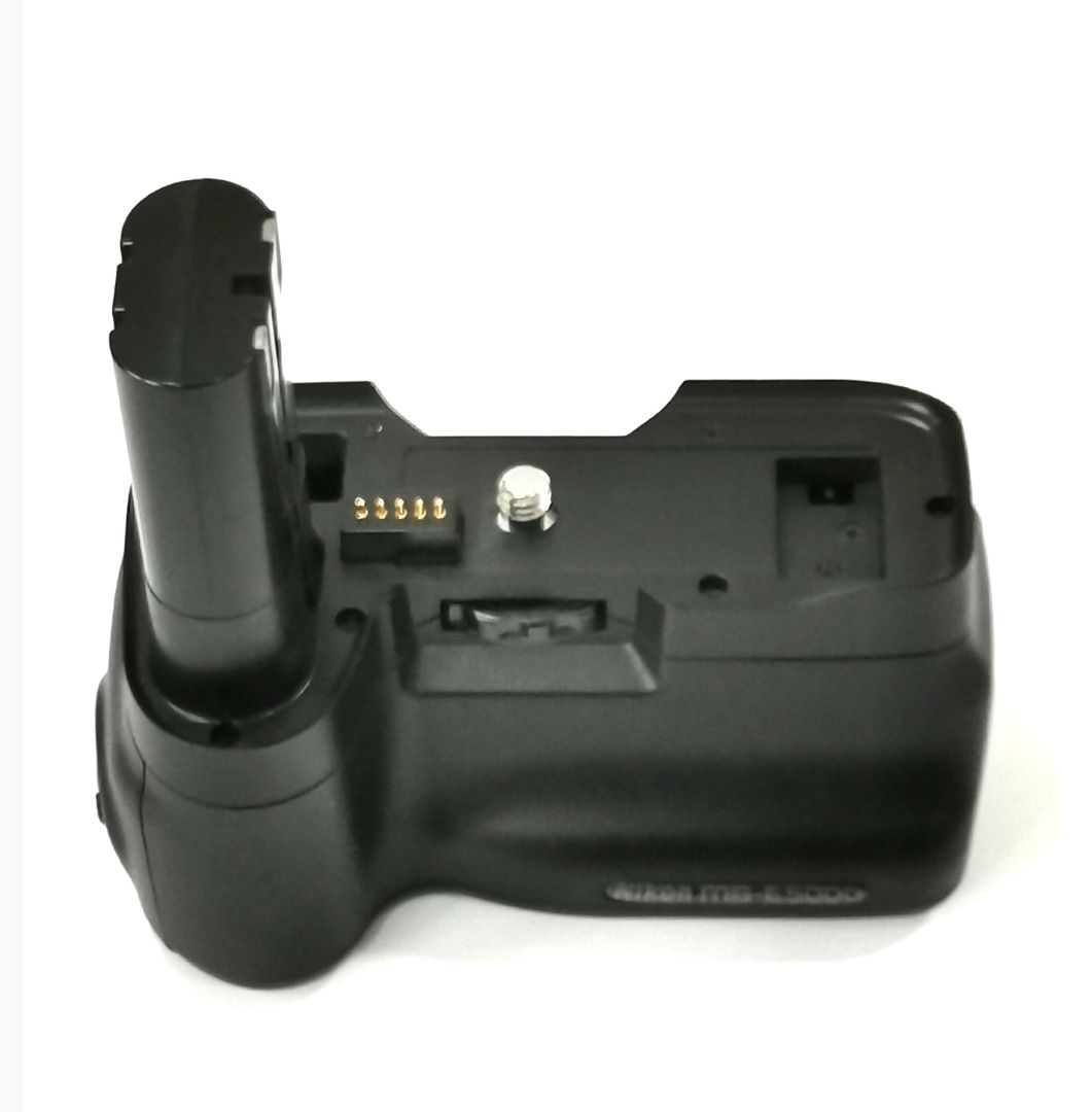 Nikon MB-E5000 Battery Holder Vertical Grip for Coolpix 5000 ...