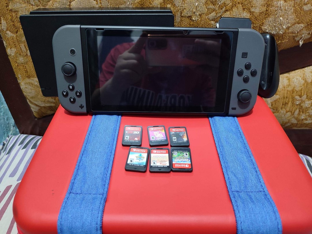 Nintendo switch v2 bundle, Hobbies & Toys, Toys & Games on Carousell