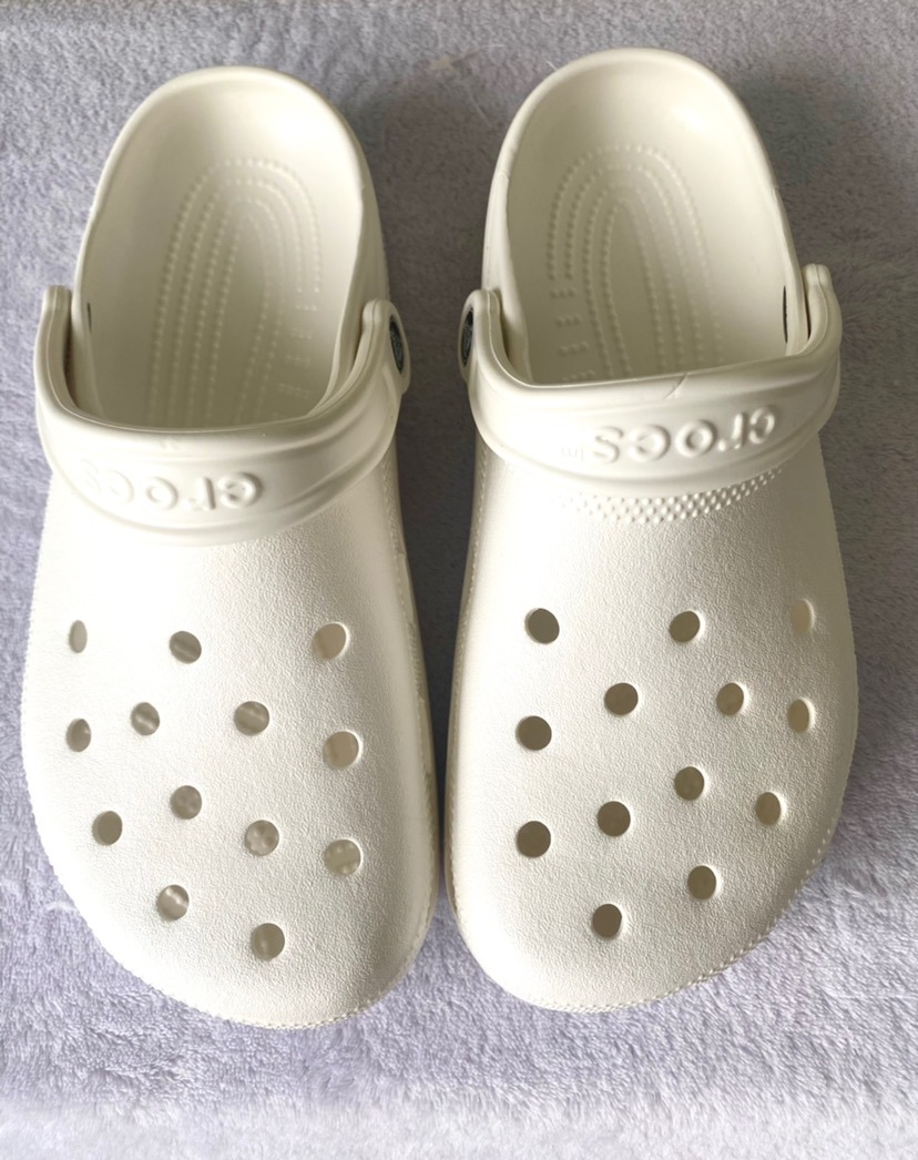Original Crocs Classic , Women's Fashion, Footwear, Flipflops and ...