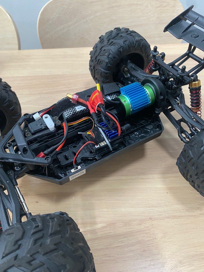 RC Truggy 1/10 Brushless, Hobbies & Toys, Toys & Games on Carousell