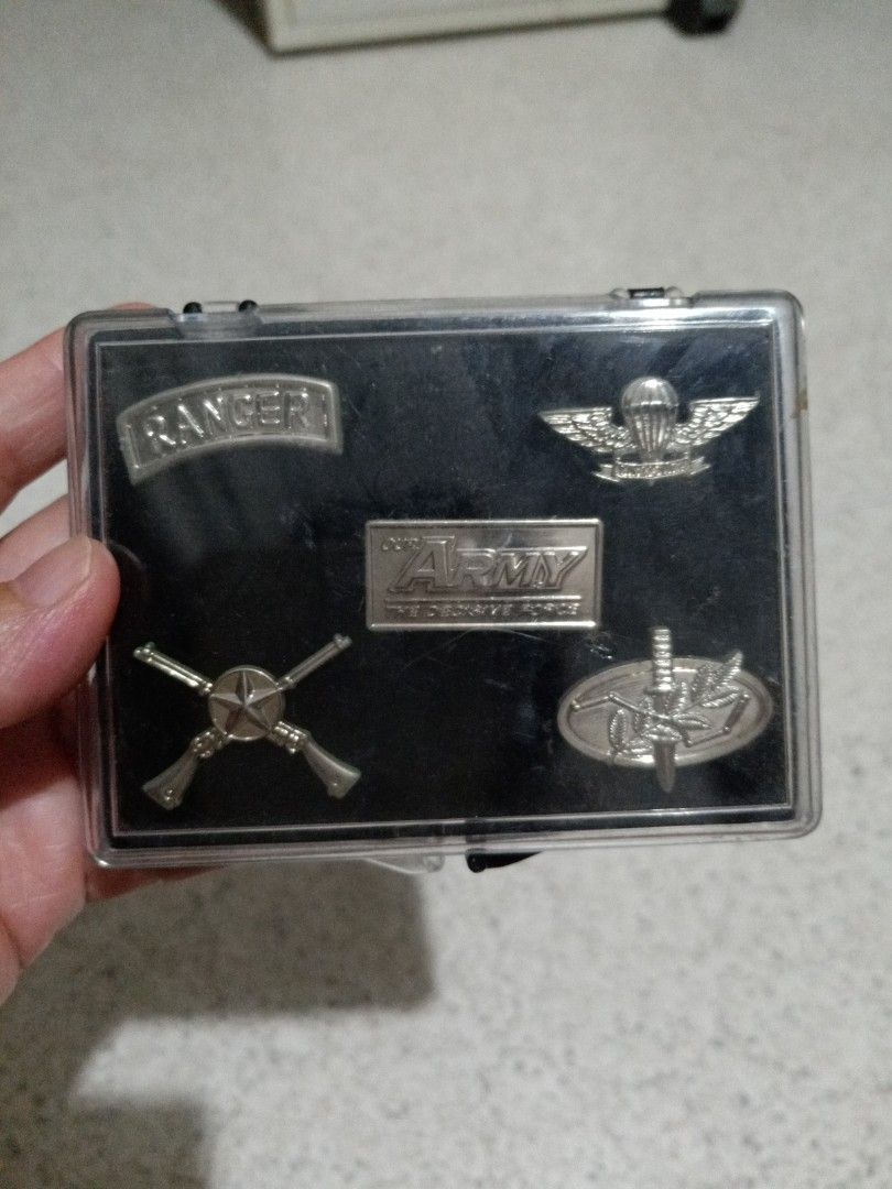 SAF collectible badges and pins set army ranger parachutist combat ...