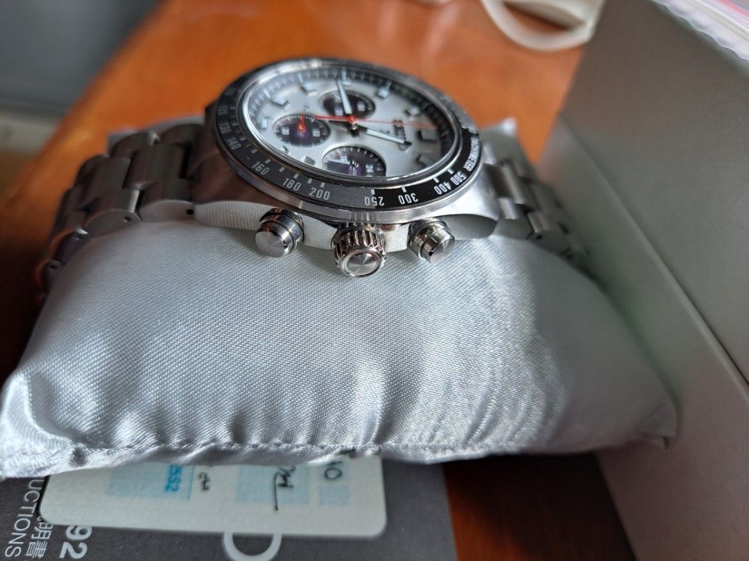 Seiko Prospex Speedtimer Panda SSC911P1, Men's Fashion, Watches ...