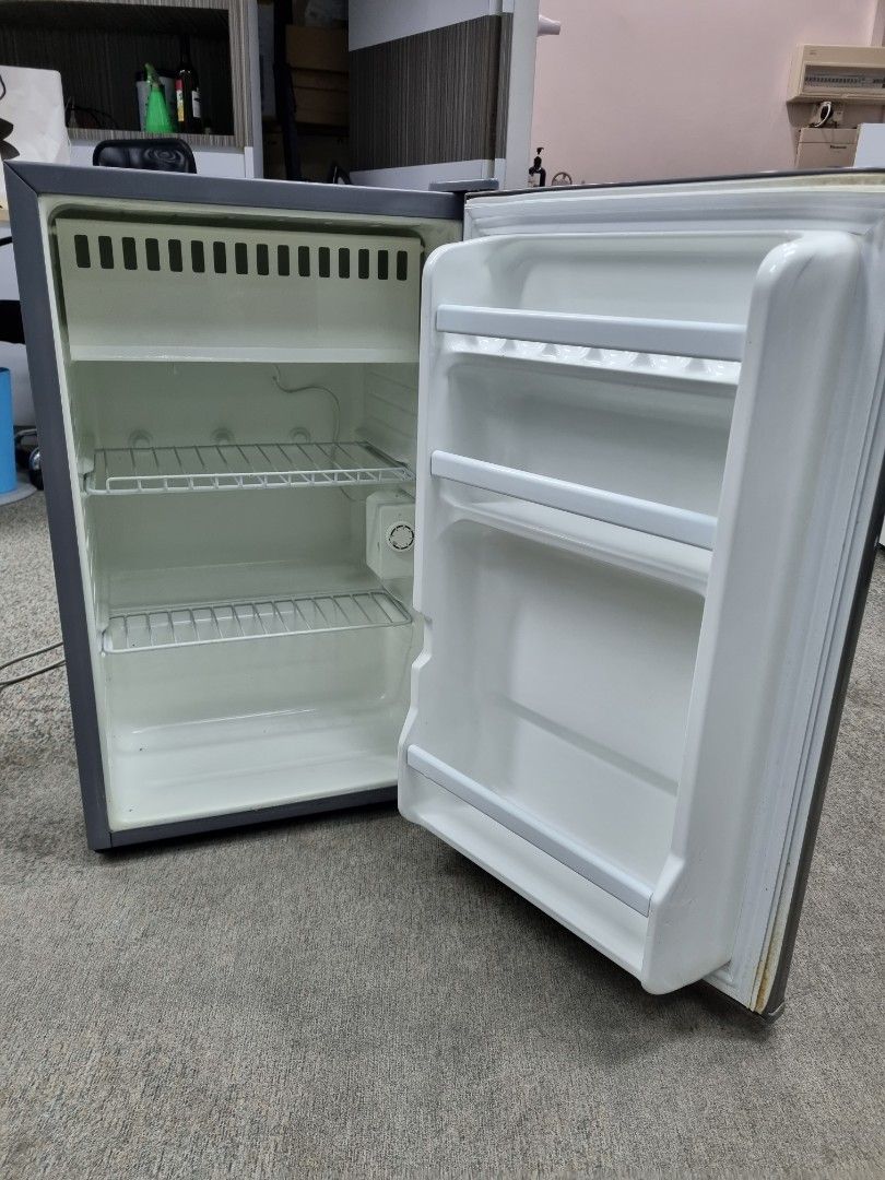 Tecno Mini Bar Fridge 78L (TFR-91), TV & Home Appliances, Kitchen ...