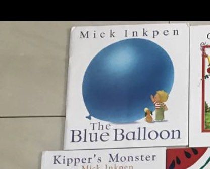 The blue balloon, 興趣及遊戲, 書本 & 文具, 小說 & 故事書 - Carousell