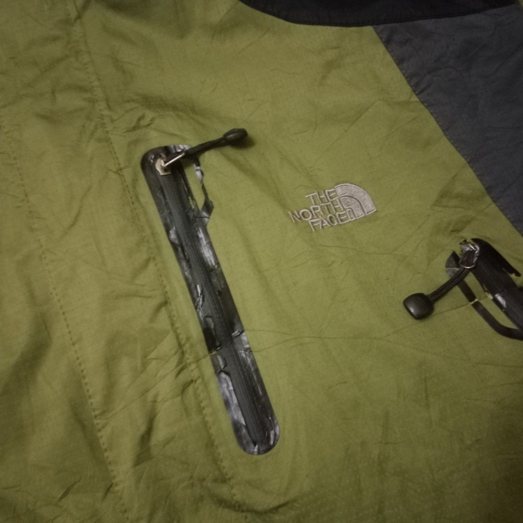 The north face tnf jacket, Men's Fashion, Activewear on Carousell