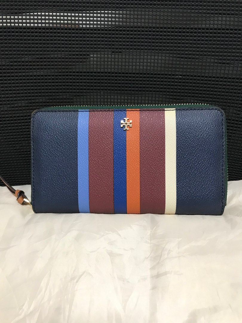 Tory burch pvc long zip wallet, Luxury, Bags & Wallets on Carousell