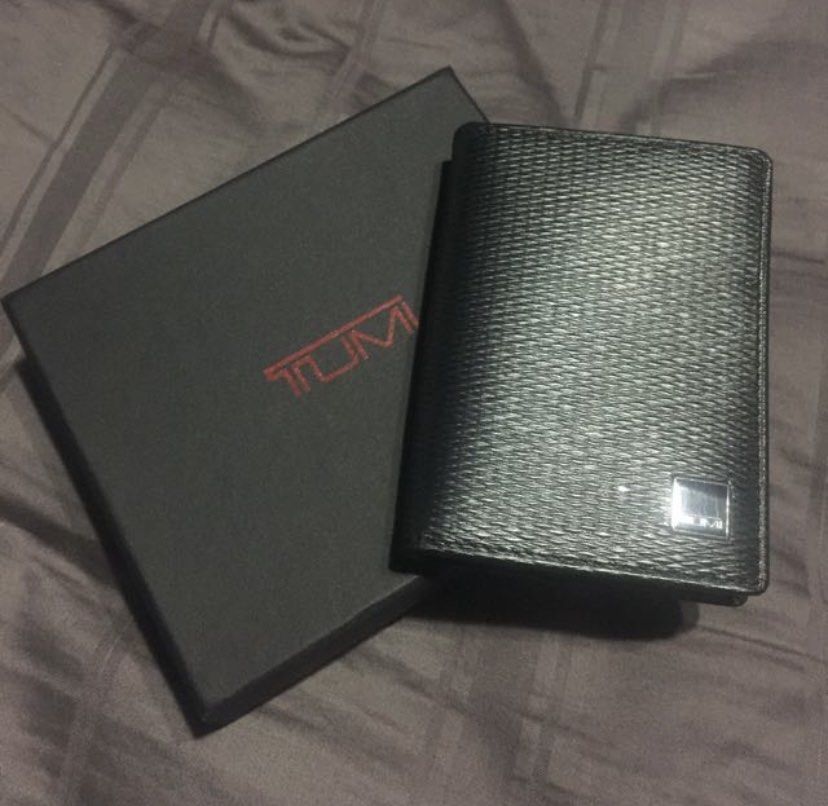 Tumi, Men's Fashion, Watches & Accessories, Wallets & Card Holders on ...