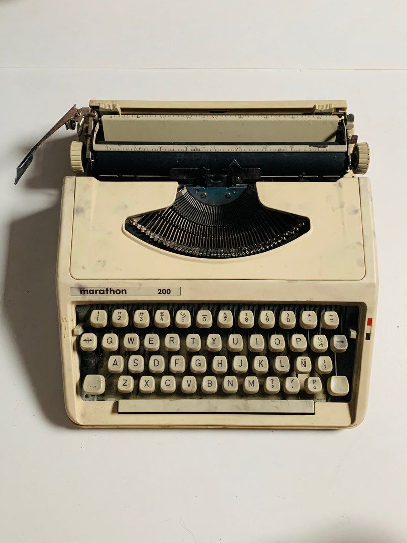 Vintage Typewriter Marathon 200, Hobbies & Toys, Memorabilia ...